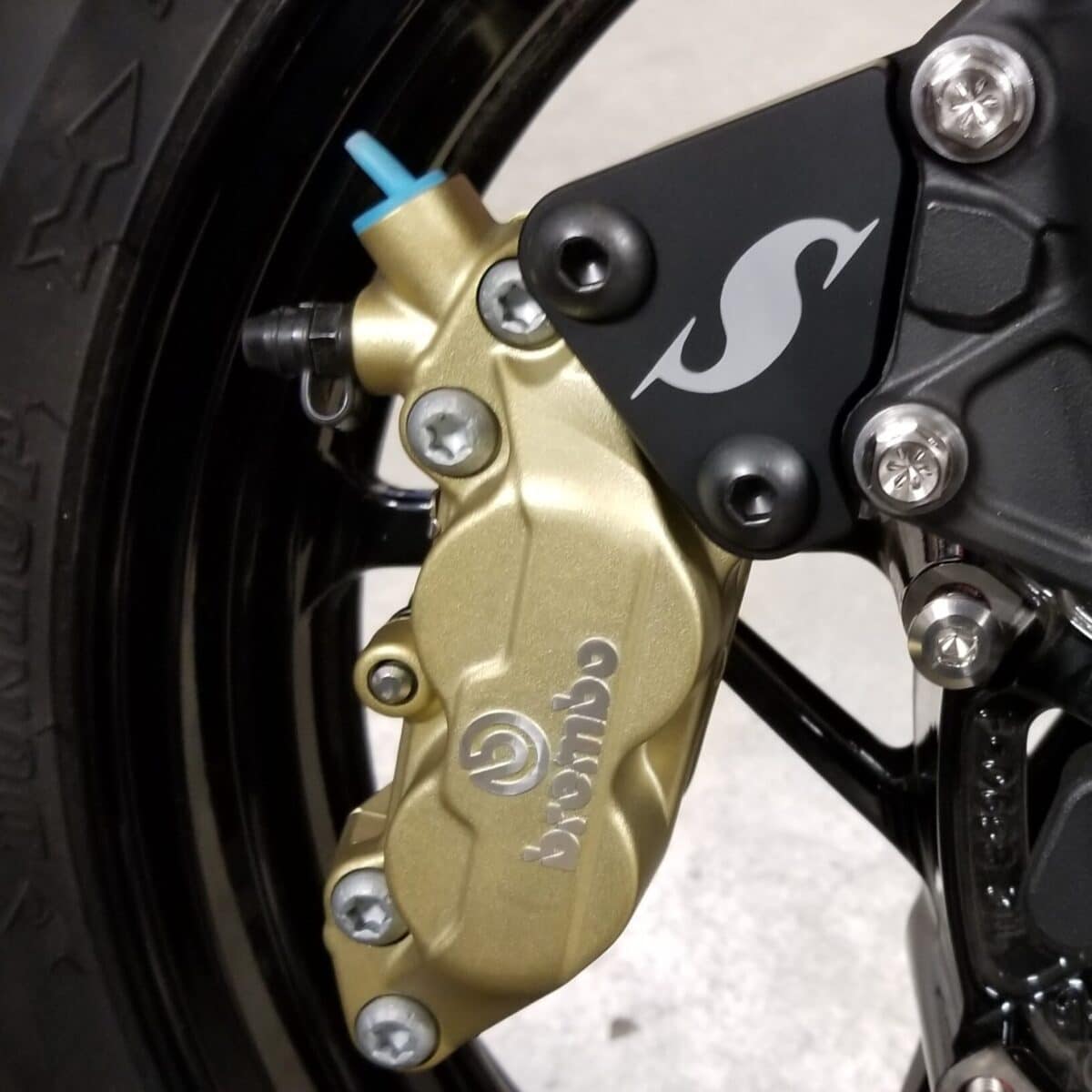 Brembo Yamaha YZF-R3 Caliper Mount 2015/2021